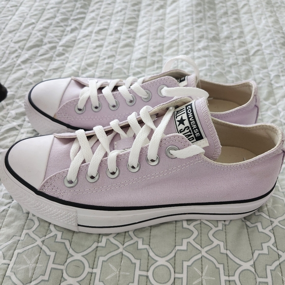 Converse | Shoes | Converse Chuck Taylor All Star Low Top Sneakers Pale ...